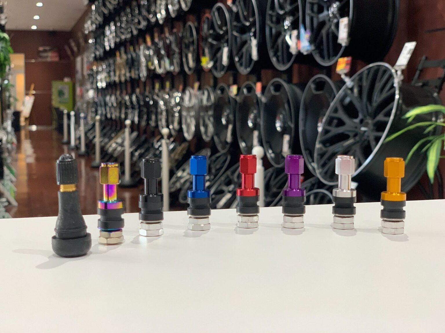 タイヤのエアバルブってなに？点検が必要な理由や交換のタイミングを解説！